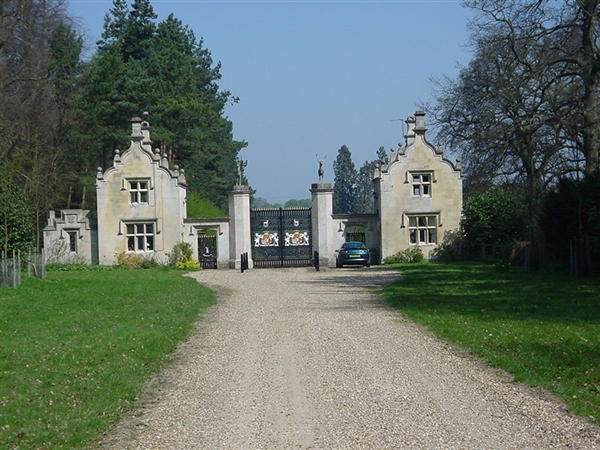 Exton Park :: West Double Lodge :: Weddings in Rutland, Property to Let ...